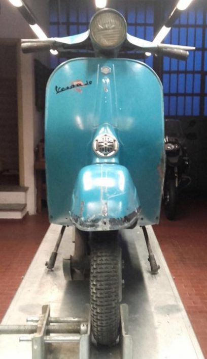 Vespa 50 N Allungata in der Lackierung Max Meyer Turchese 240