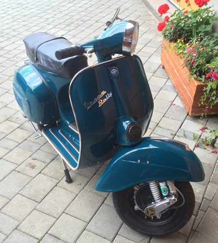 Fotos | Vespa Roller in RAL Farben